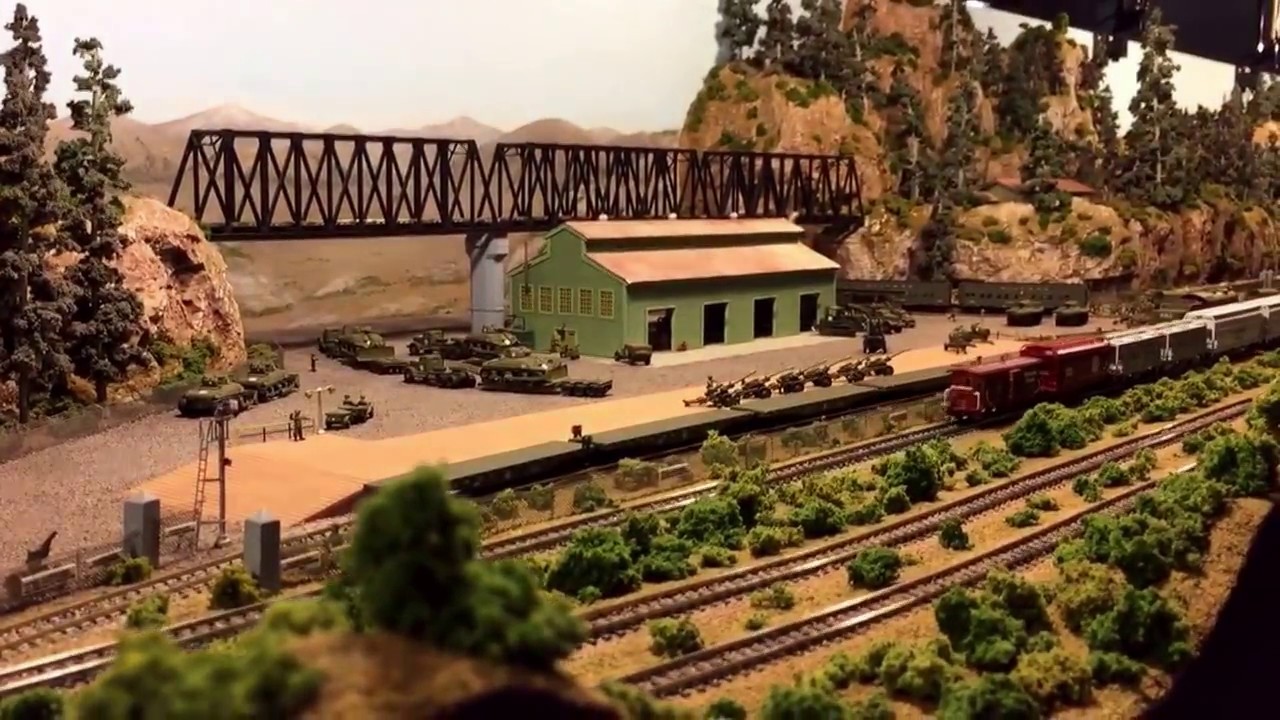 N-Scale: Sounder Train and Union Pacific. - YouTube