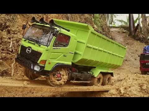 Derita Supir Truk Raja Lumpur Truk Tronton Hino Lohan Truk Engkel Terjebak | Handmade RC