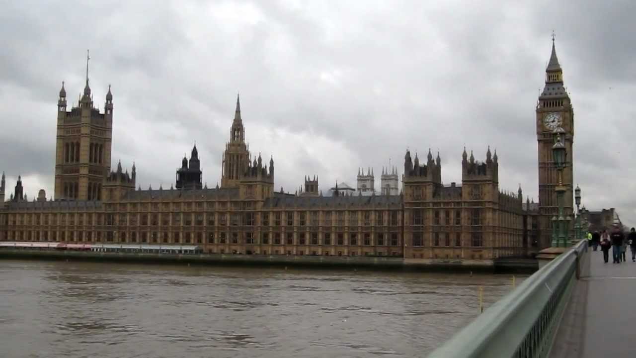 Panoramic view on Westminster bridge in London - YouTube