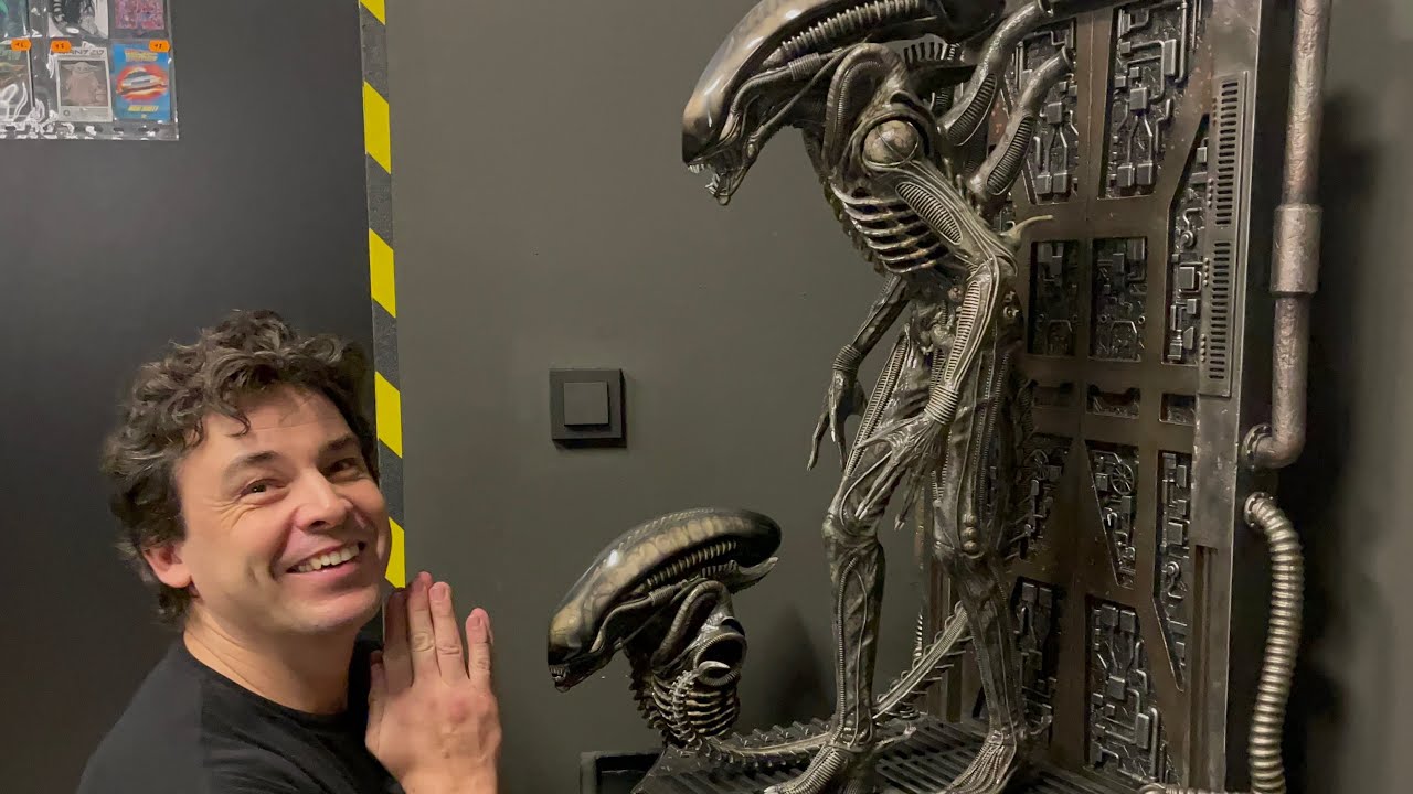 Alien Big Chap Wall Art DX05 Prime 1 review by Johnny Wolf & comparsion ...