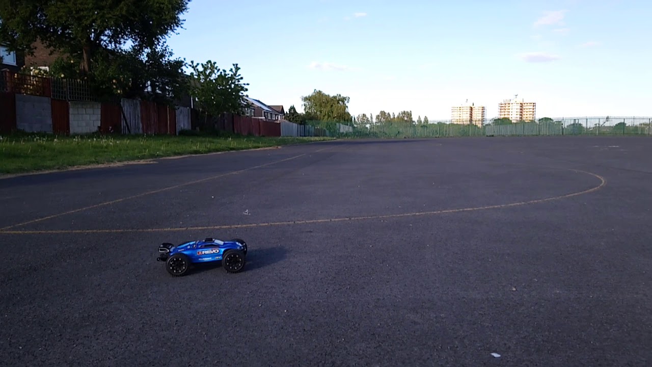 Traxxas mini e revo center diff handling test - YouTube