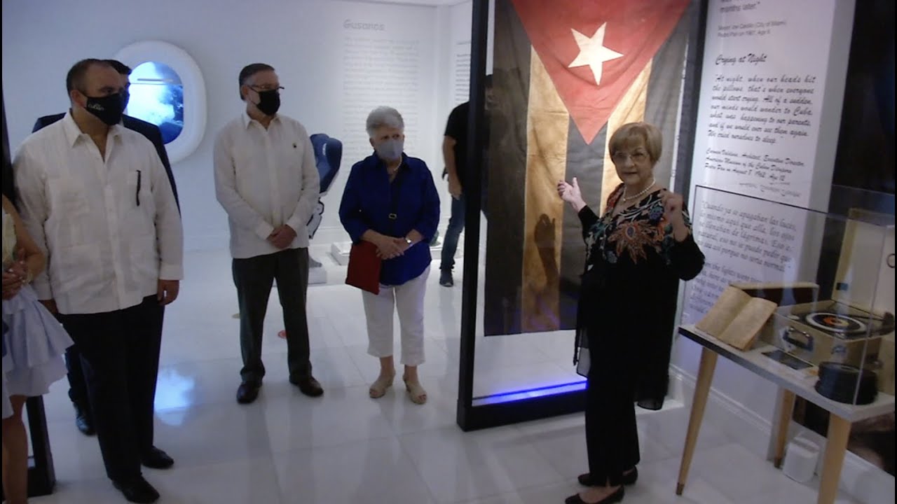 Museo de Miami revive histórica epopeya cubana - YouTube