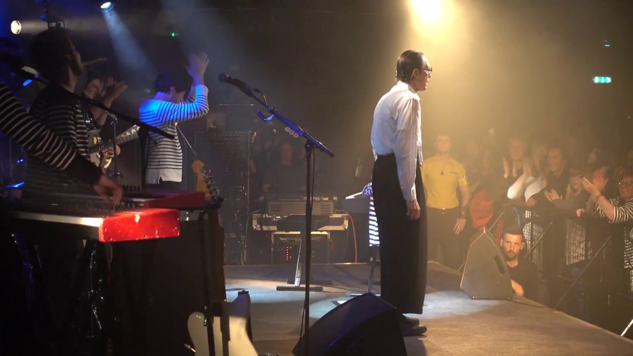 Sparks' Ron Mael Dances in Norwich September 2017 - YouTube