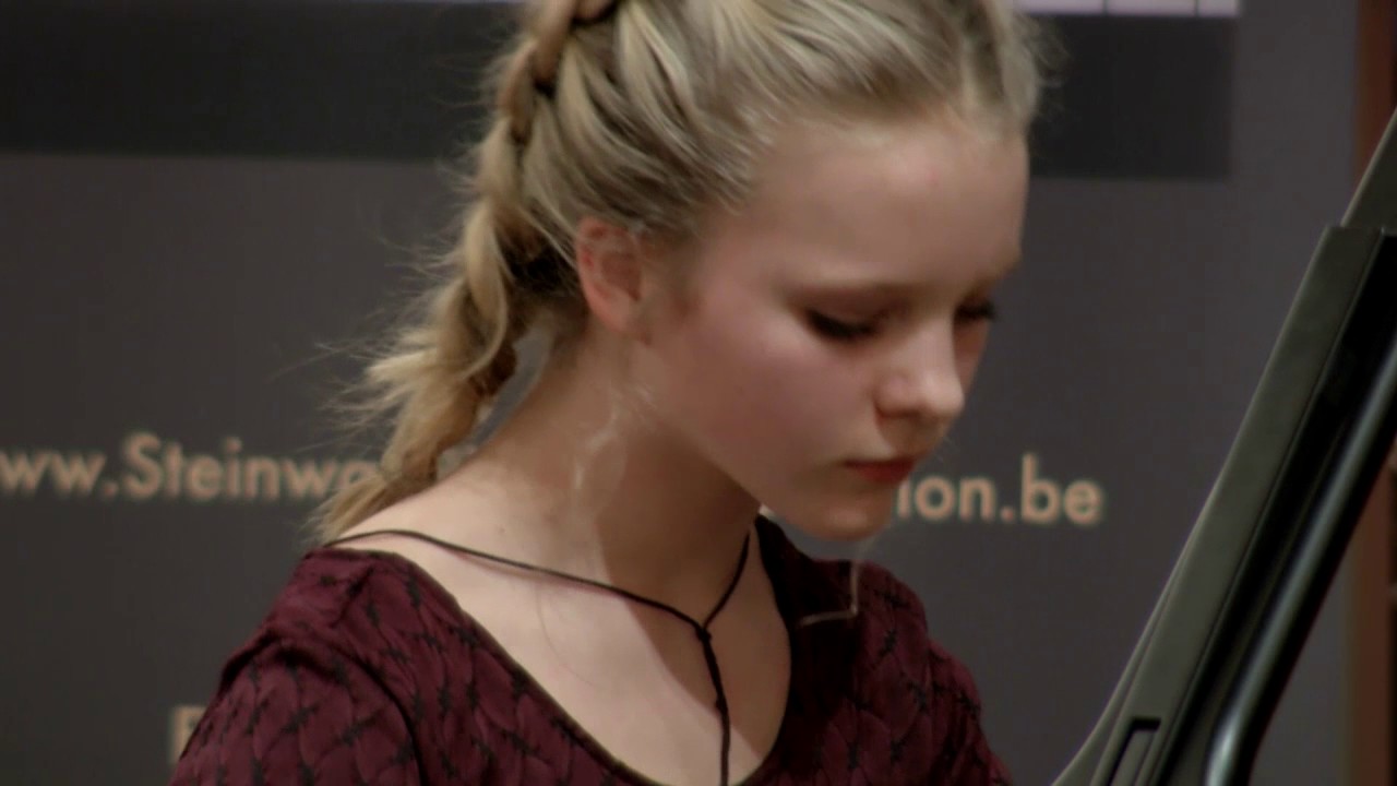 Steinway Piano Competition 2017 - Nies Elizabeth - Middle Level - YouTube