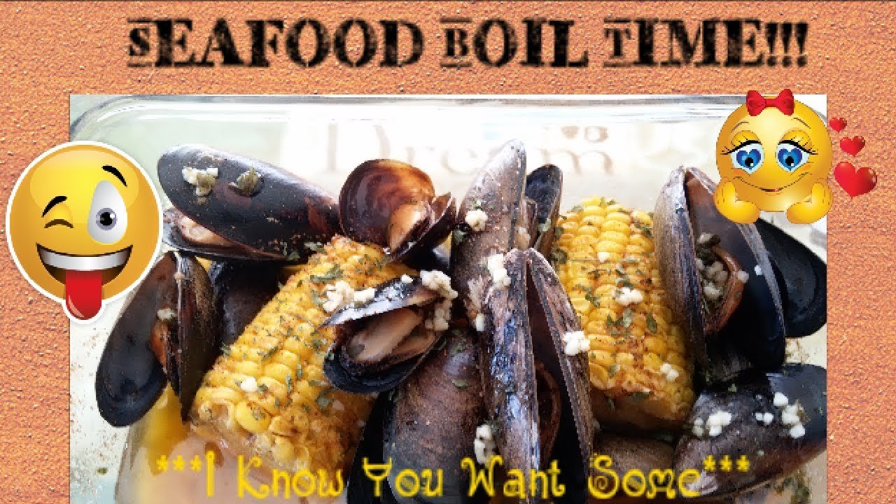 Seafood Boil With Mussels & Corn On The Cob - YouTube