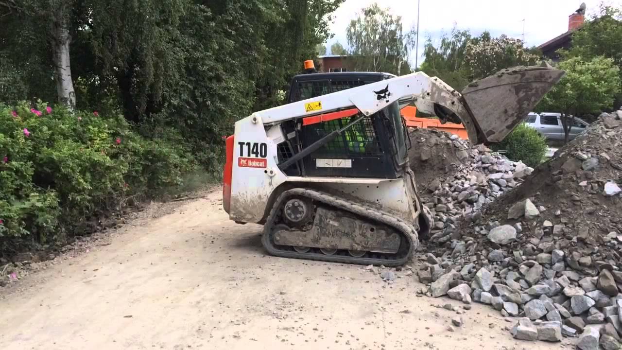 Bobcat T140 - YouTube