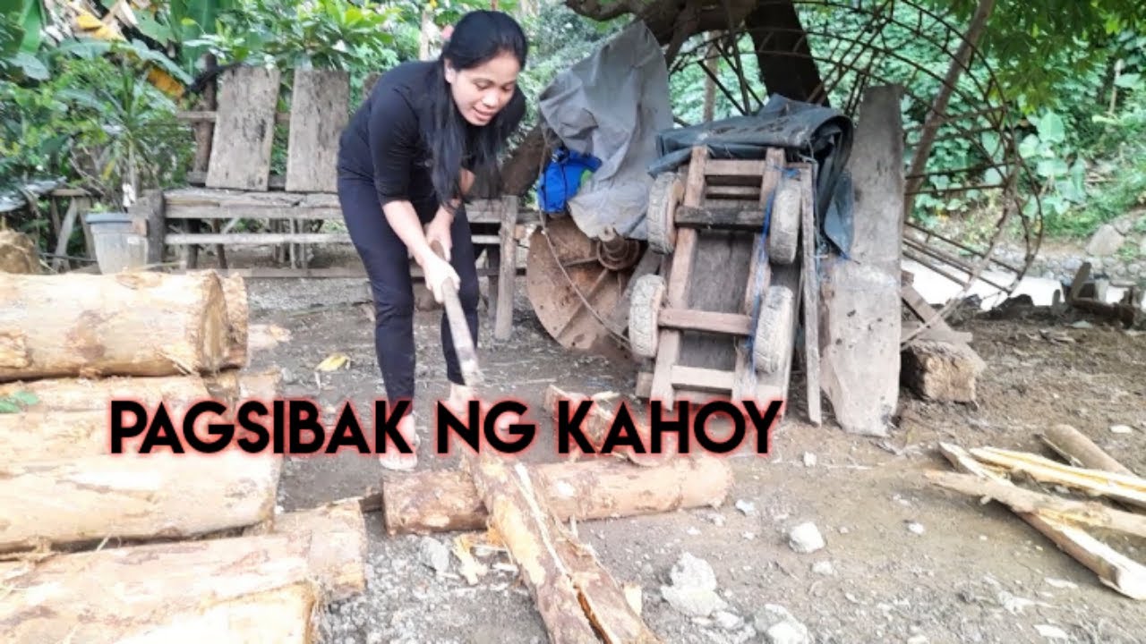 PAGSIBAK NG KAHOY//CHOPPING WOOD - YouTube
