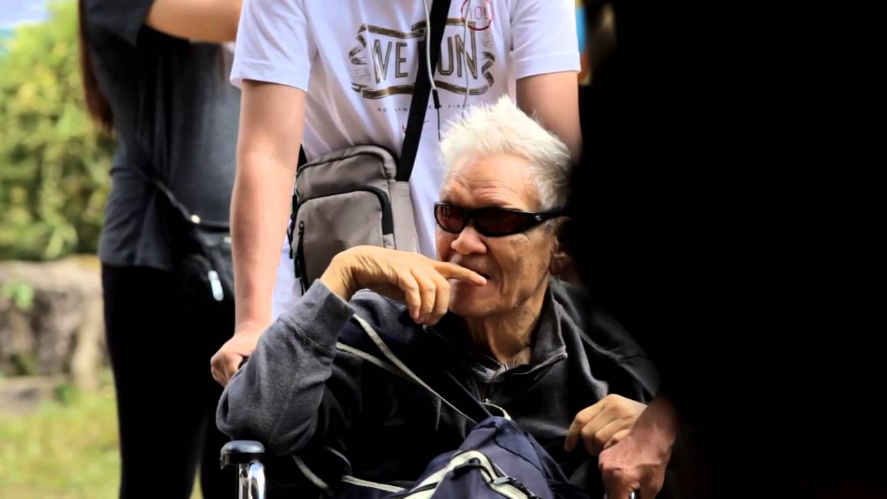 Fr. Joey Faller talks about continued stream of devotees at 'Kamay ni ...