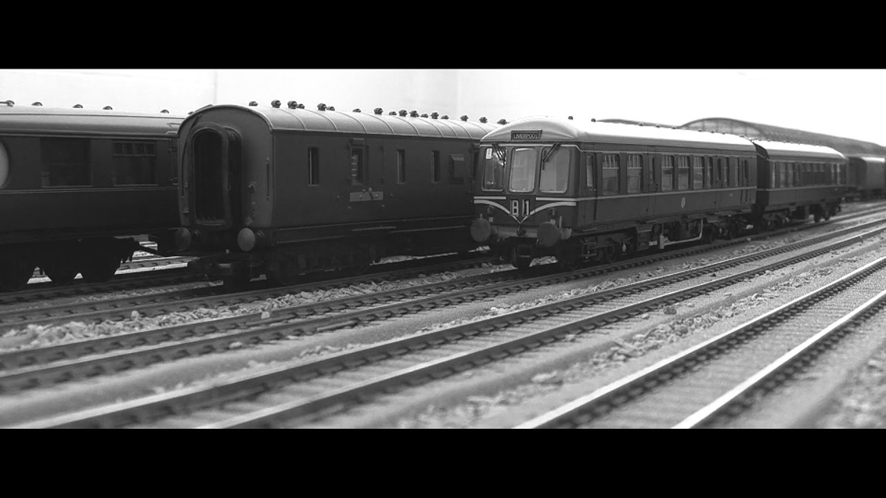 North East model railway - DMU Passenger 12 - Monochrome - YouTube