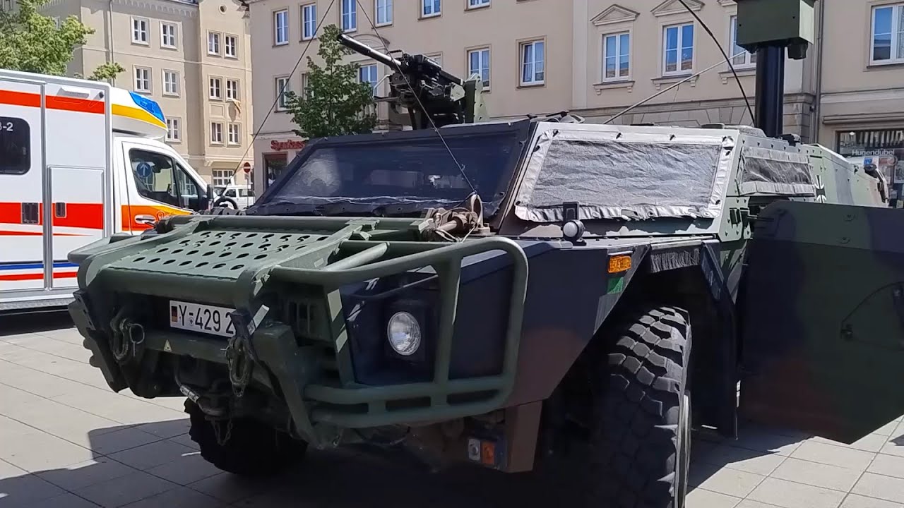 German reconnaissance military vehicle - Fennek - YouTube