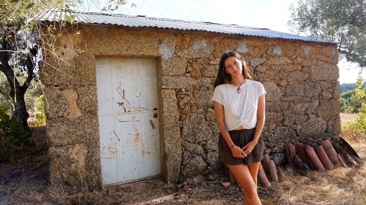 LIVING OFF GRID | NEW LIFE ALONE with NO EXPERIENCE - YouTube