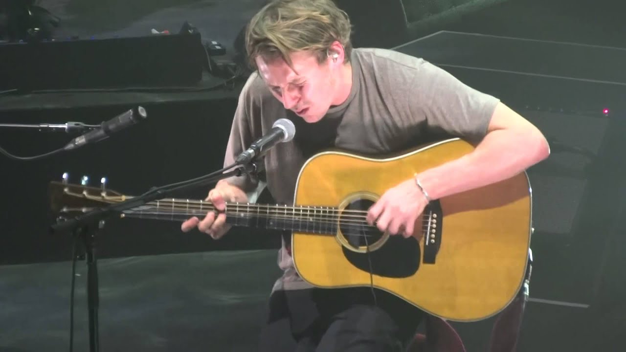 Ben Howard - Small Things (HD) Live In Paris 2015 - YouTube
