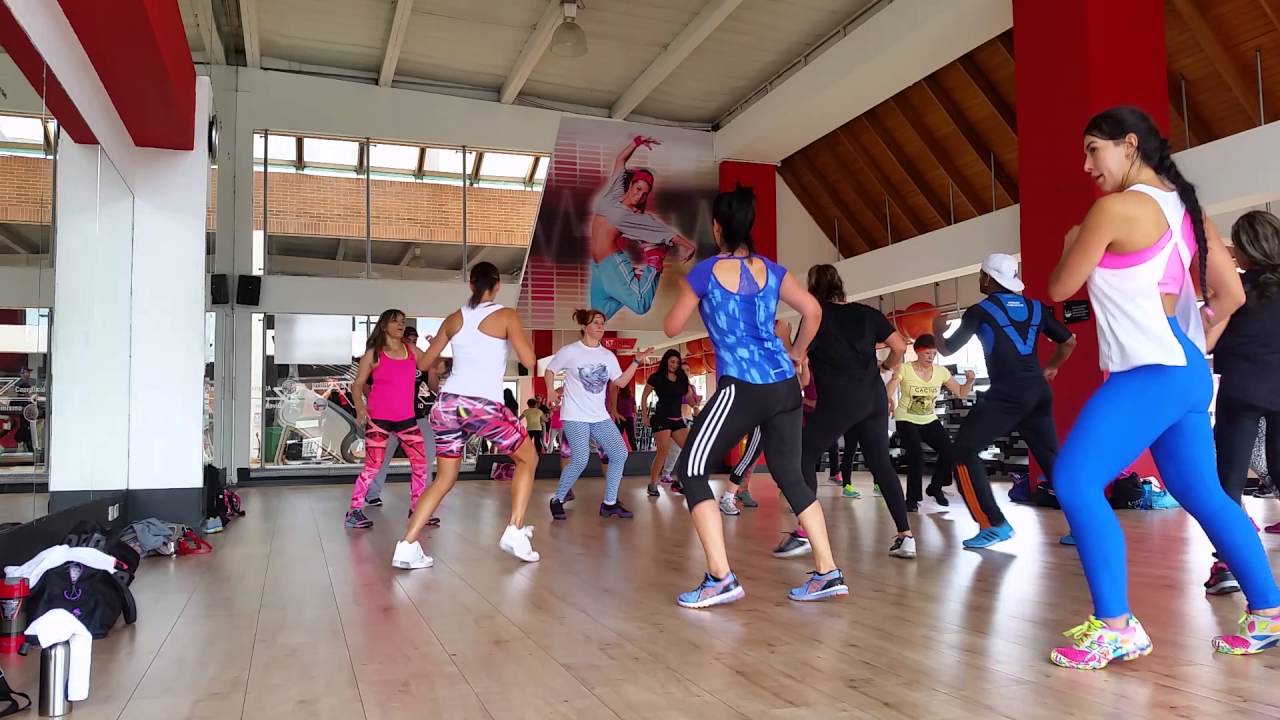 TELLO.JAEM...CLASE DE RUMBA EN COLINA....bodytech - YouTube