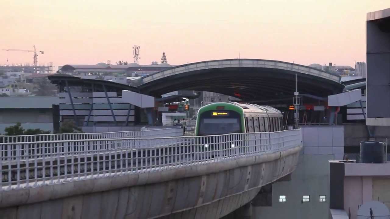 Green line : Metro goes over Metro at Sunset ... !! - YouTube