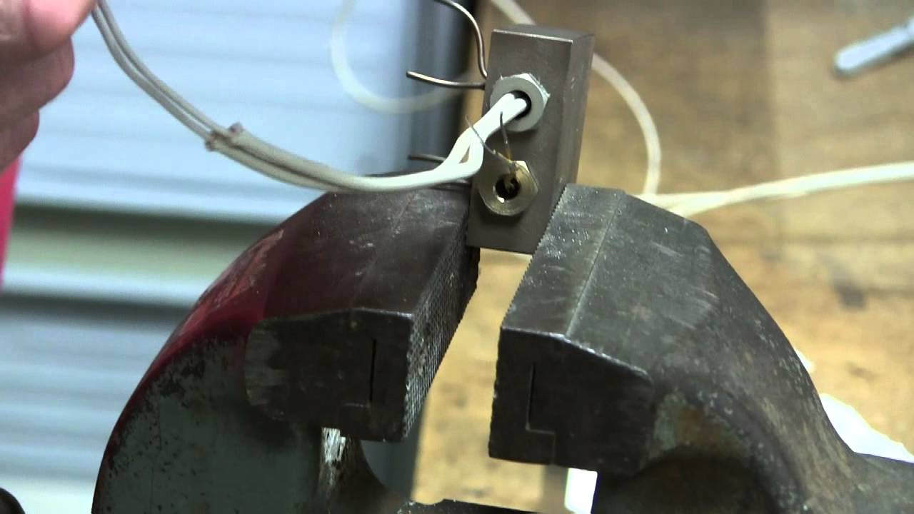 TCD detector servicing SRI Instruments GC - YouTube