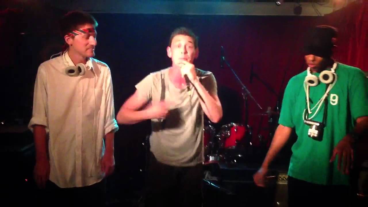 travis hardman koatl ryhming gaijin junn freestyle - YouTube