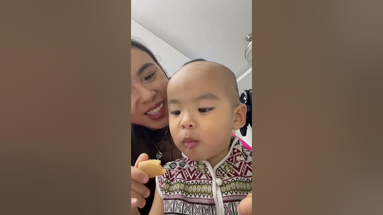 Bánh kẹp miền tây. Cảm ơn dì Quỳnh #tomiz #giadinh #baby #haihuoc #2025 #family #vlog #cute ...