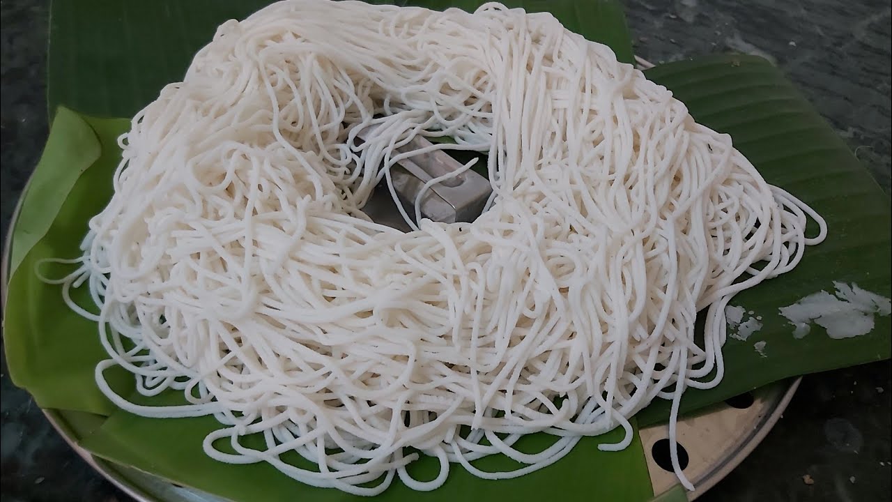 How to make idiyappam /Rice flour idiyappam /Steamed sevai recipe ...