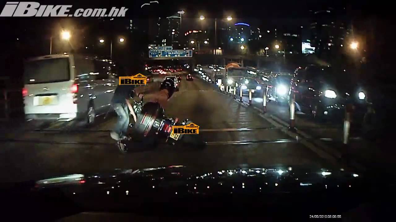 How to pick up a fallen bike 如何正確地執車？ - YouTube