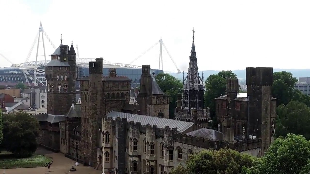 UM CASTELO NO MEIO DA CIDADE- CASTELO de CARDIFF- PAÍS DE GALES - YouTube