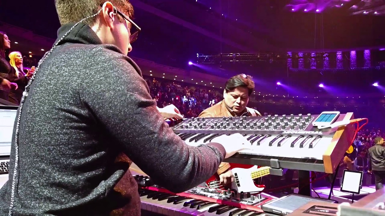 In Jesus Name // Synths // Live at Lakewood - YouTube