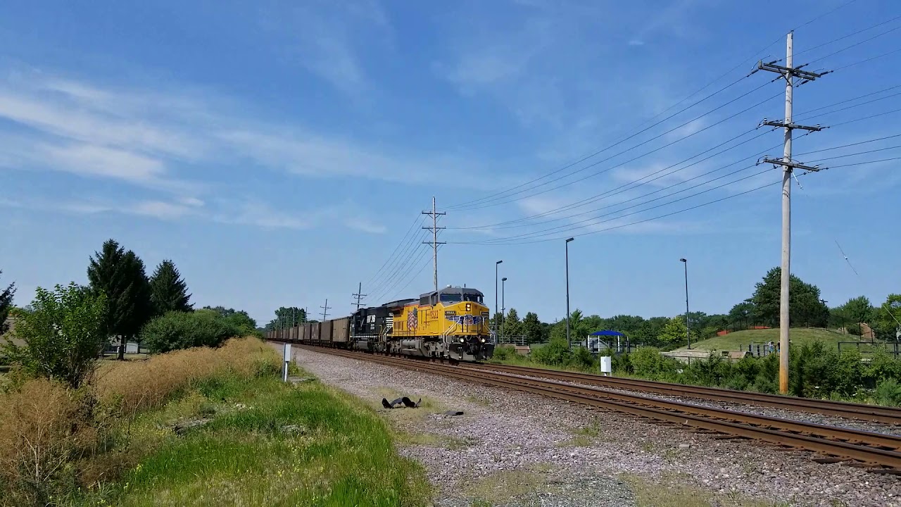 UP 9522 (C41-8W) leads the ORPXC past Des Plaines - YouTube