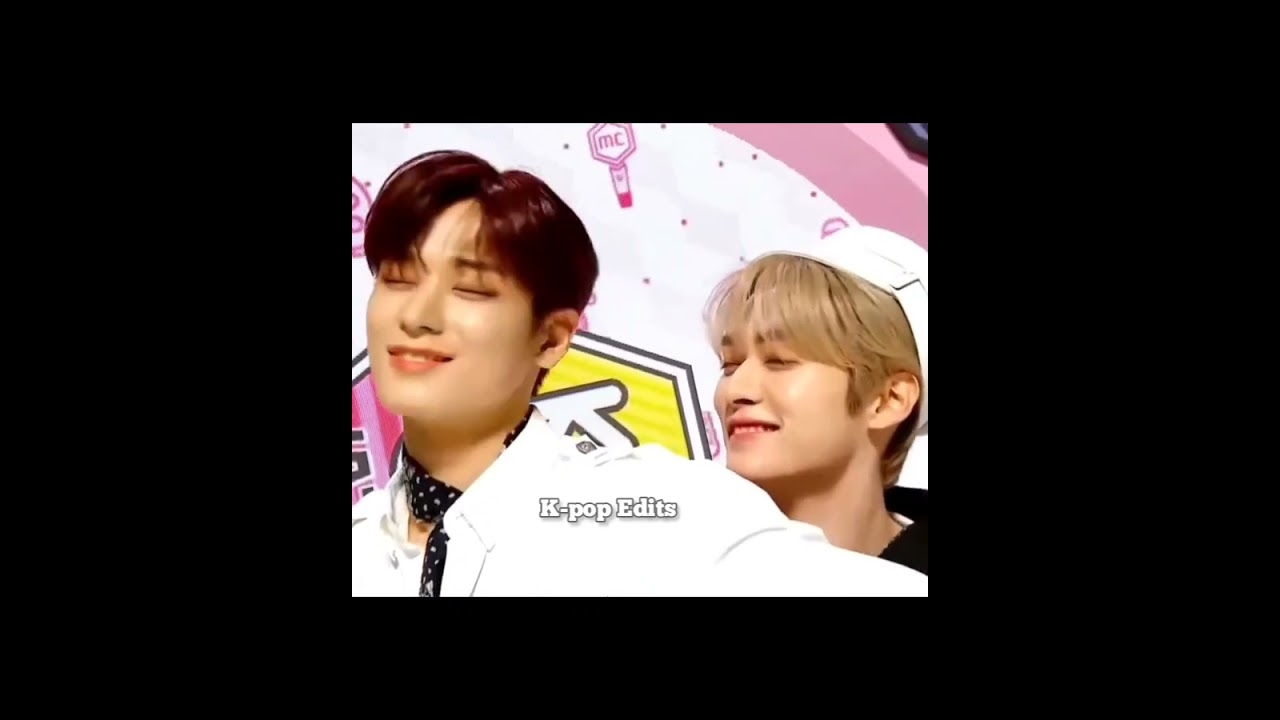 sunwoo gave flying kiss to lee know and look at his face #shorts # ...