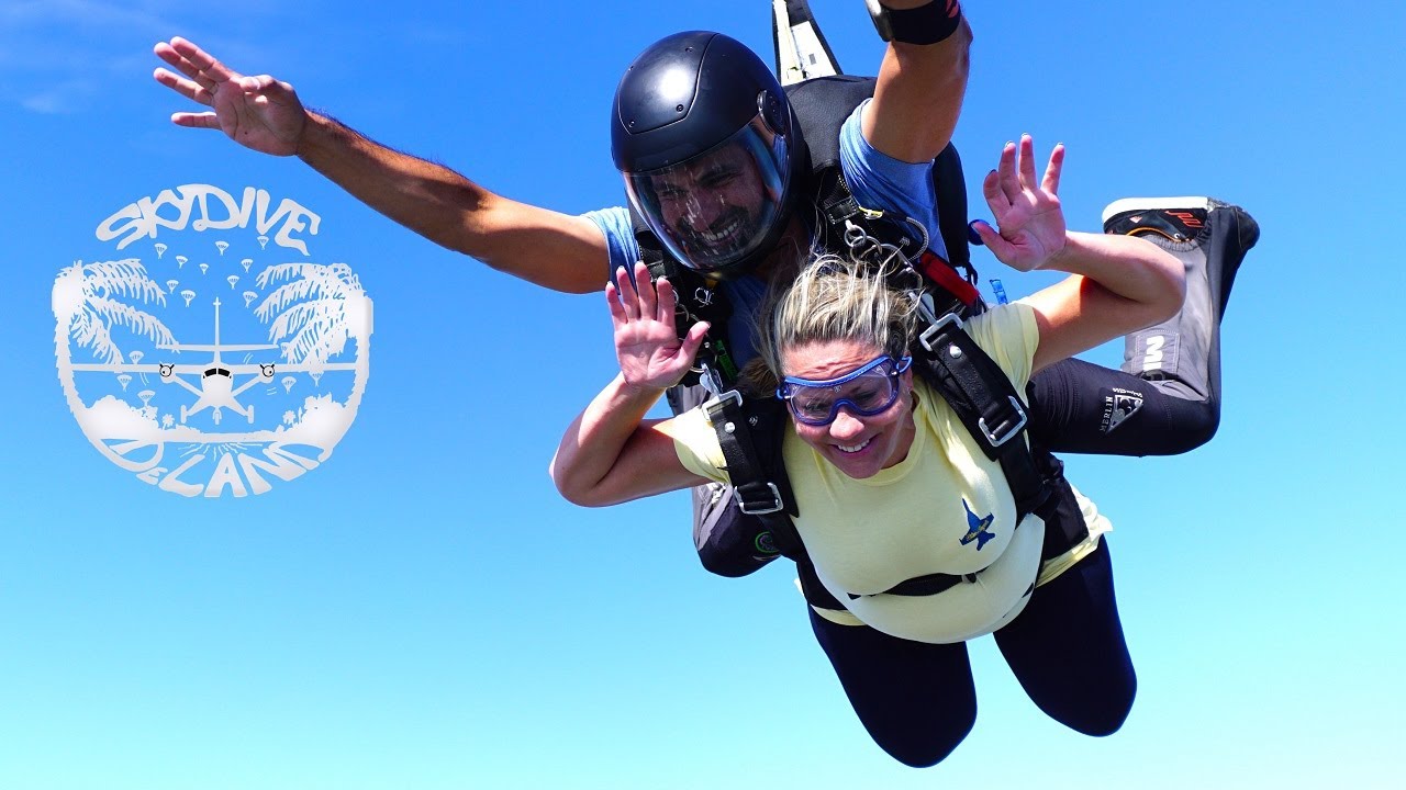 Carrie Goes Skydiving - YouTube