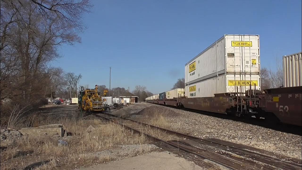 BNSF 4191 West at Oak Street, Coal City, Il - YouTube