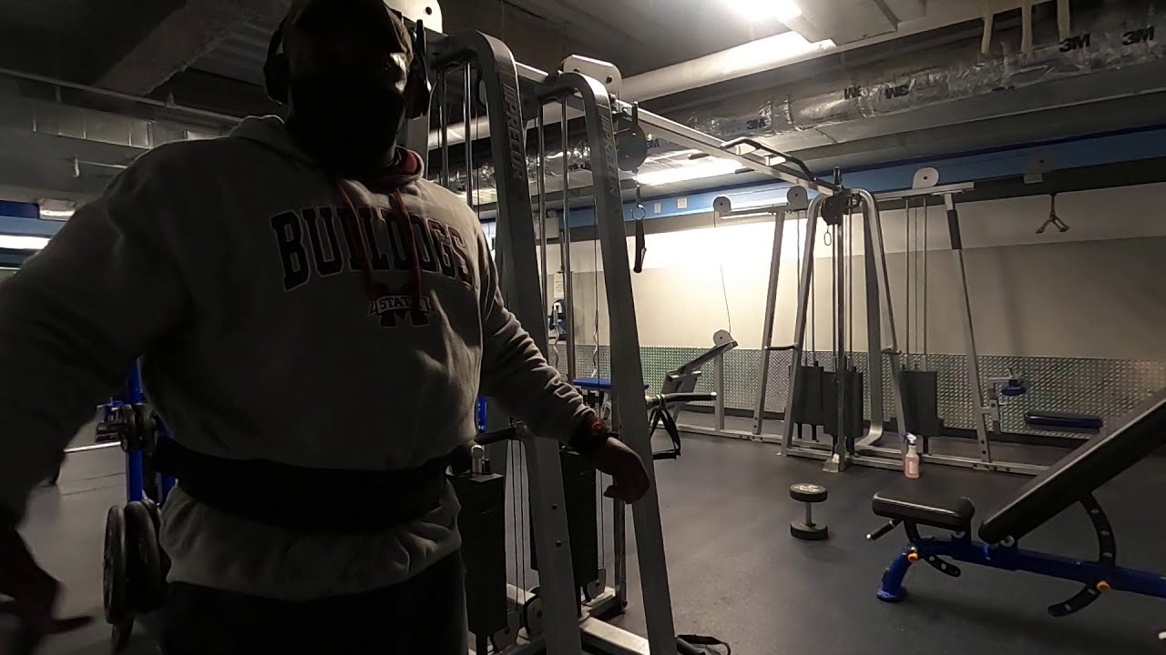 Tricep exercise at Crunch Gym - Brooklyn - New York - YouTube