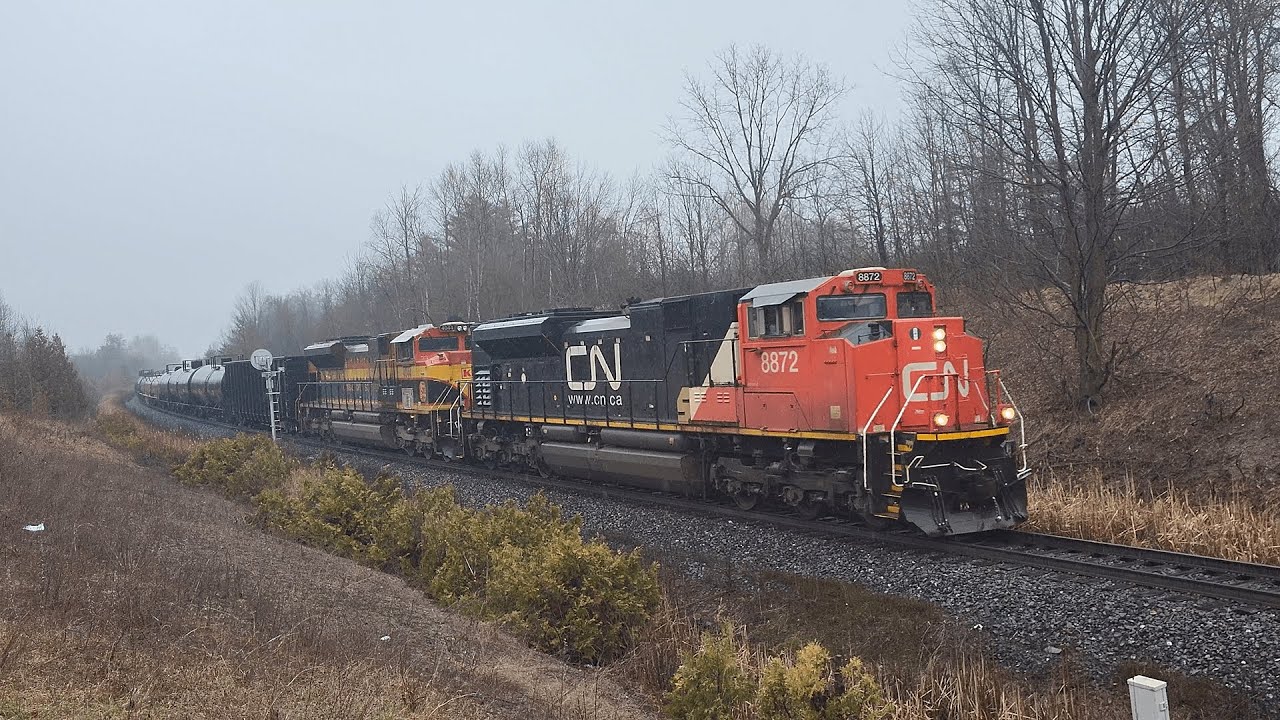 KCS ACe on CN! CN M397 - 8872W at Scotch Block - April 4, 2024 - YouTube