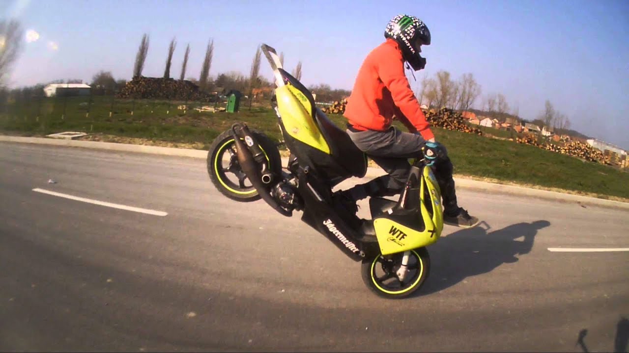 Yamaha Aerox 2018 stunt stoppie - YouTube
