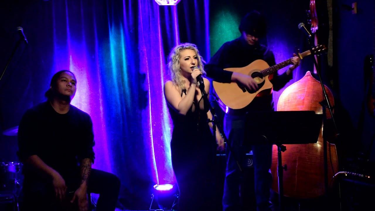 LORA RYAN "That's On Me" - live at the B-Side Lounge in Toronto - YouTube