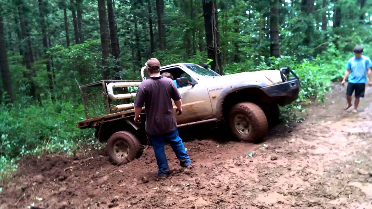 Fro's patrol bogged - YouTube