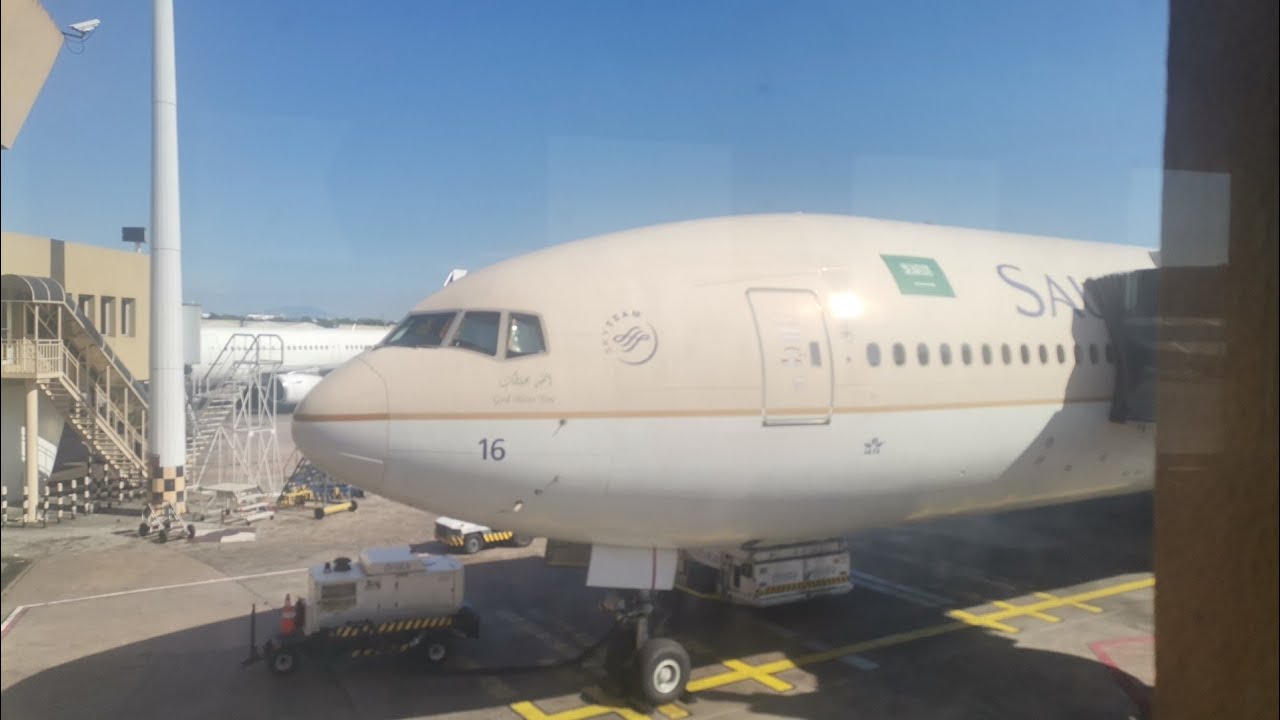Flight Travel | Saudia Airlines Boeing 777-368(ER)(HZ-AK16) Flight SV ...