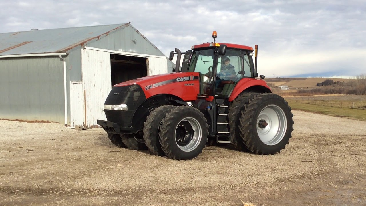 Case IH 235 Magnum - Dec 18th @ Big Iron - YouTube