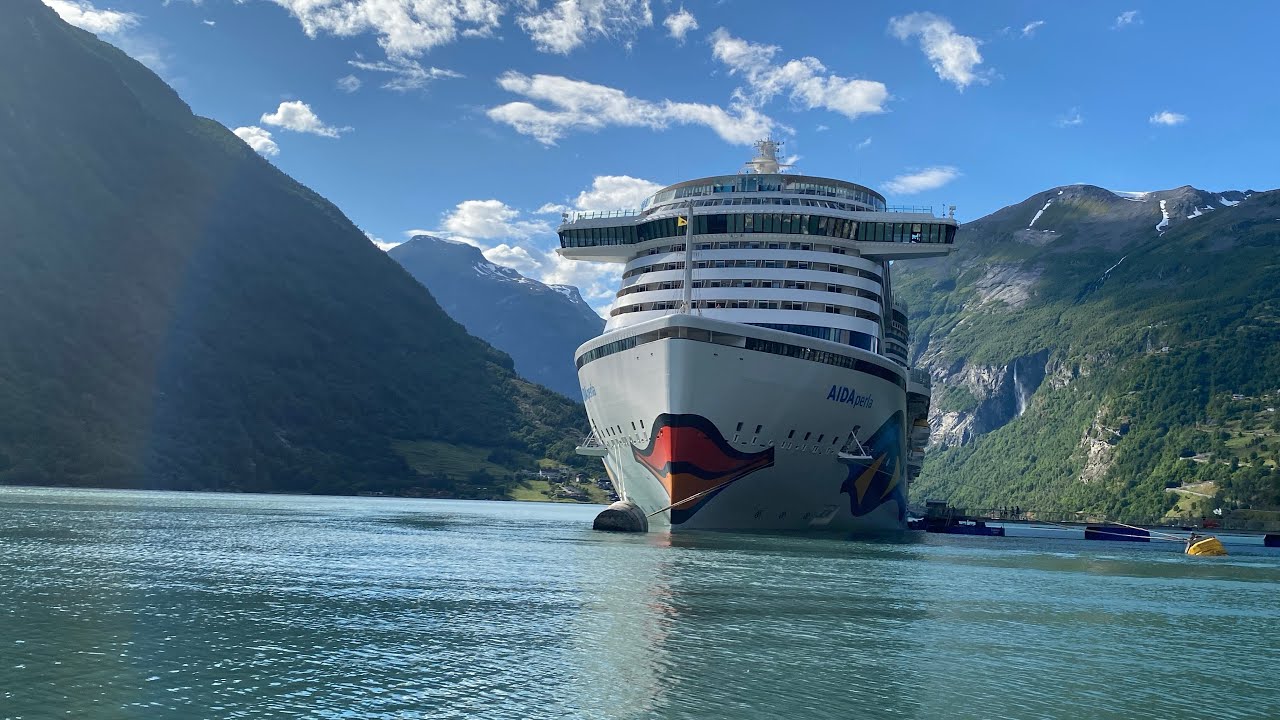 Red Lips / Aida Perla /Gairanger Norway / Cynthia Remvik Vlogs - YouTube