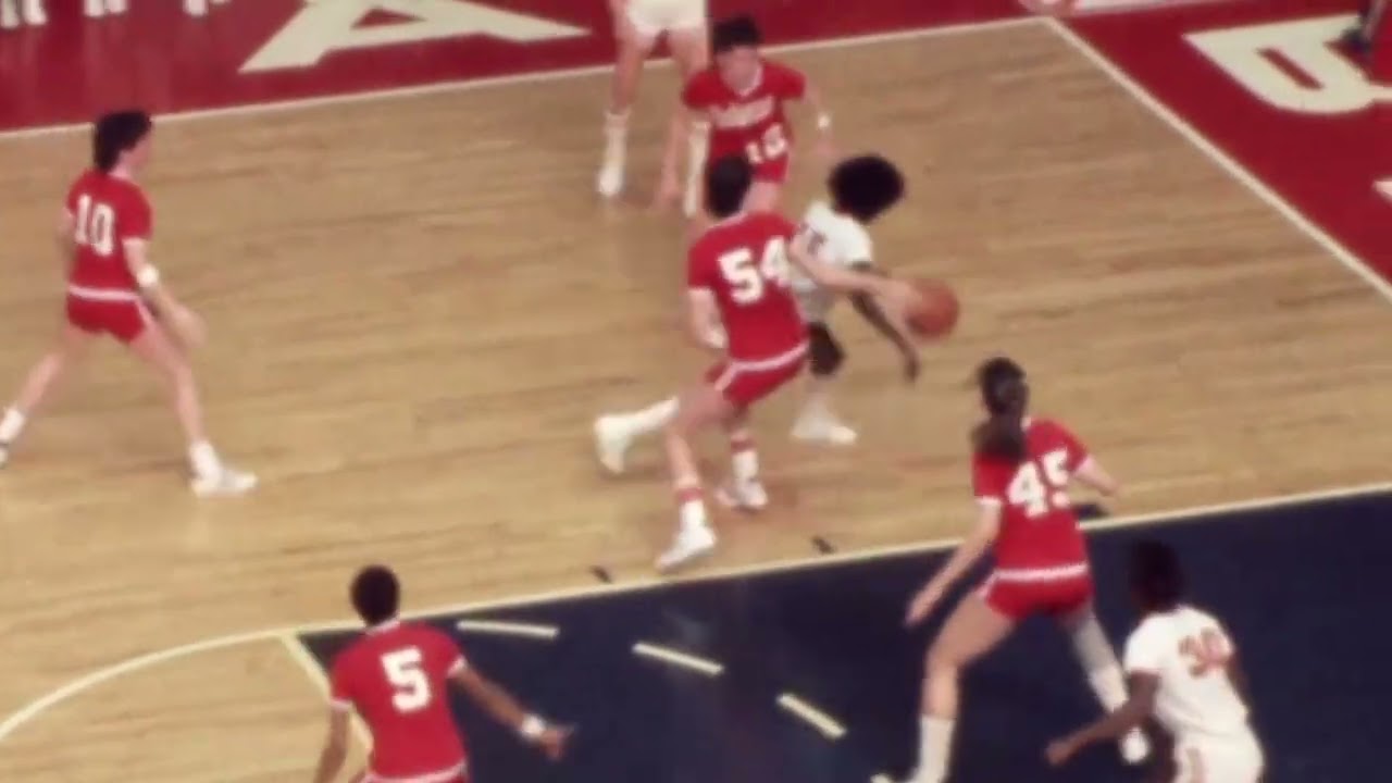 Texas retires basketball jersey of leading scorer Annette Smith-Knight