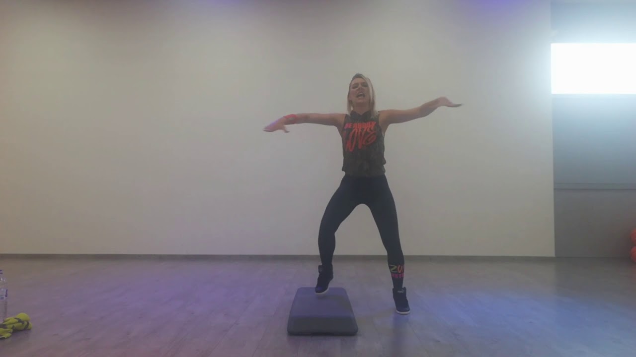 Zumba step 2020 cours complet - YouTube
