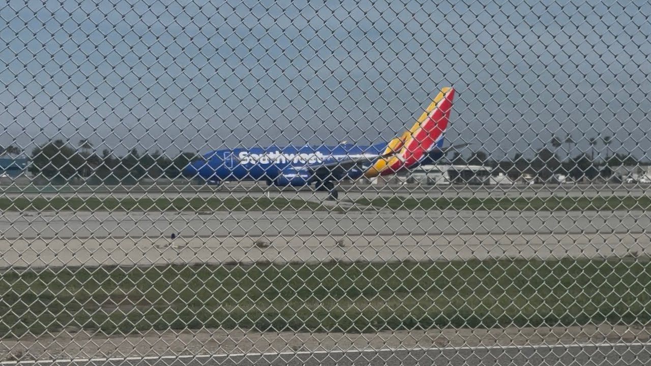 Long Beach Plane Spotting (2 minute plane spotting video) - YouTube