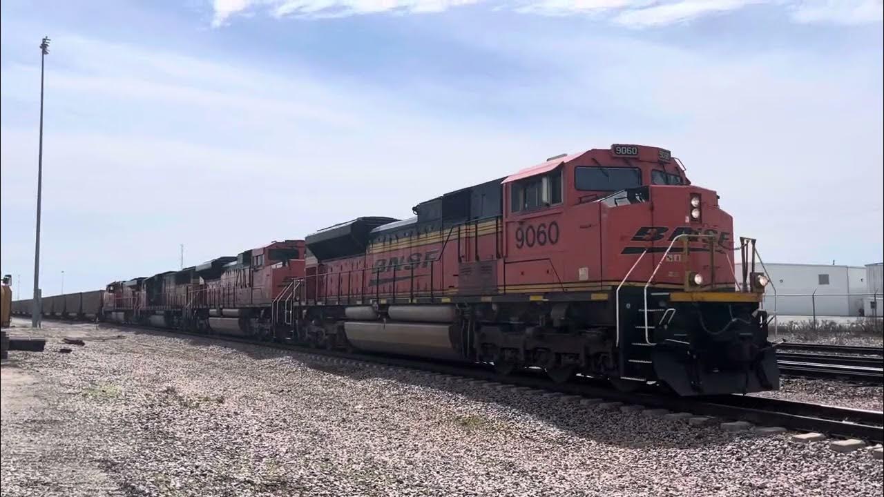 Empty Coal Train with BNSF SD70Mac and 25th Anniversary 6078, Tulsa Cherokee Yard - YouTube