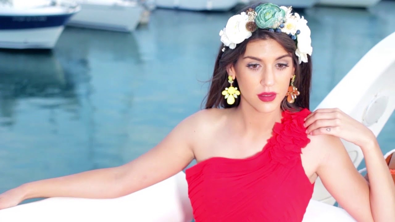 ANA CALZADA URBAN FASHION 2018 - YouTube