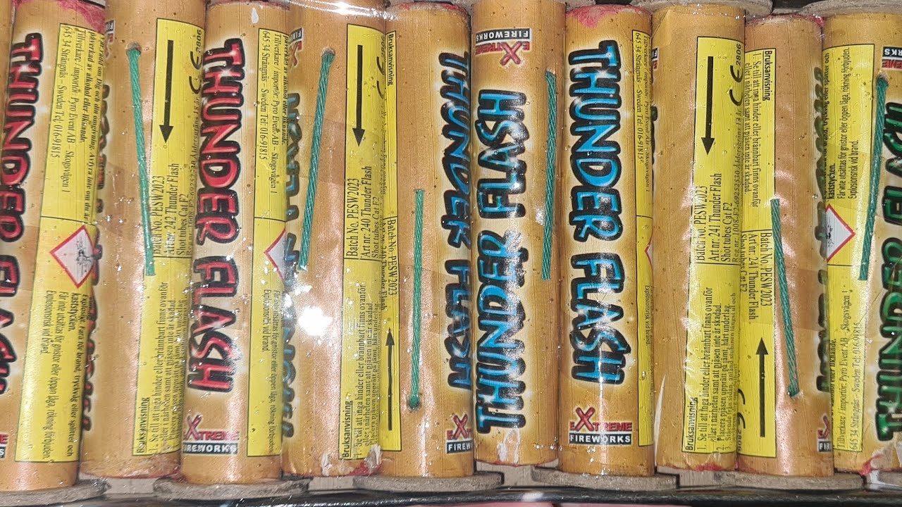 THUNDER FLASH | EXTREME FIREWORKS - YouTube