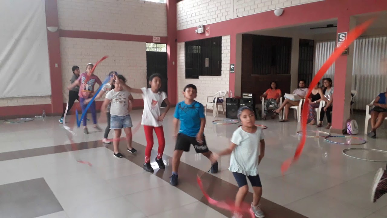 GIMNASIA RITMICA CON CINTAS - YouTube