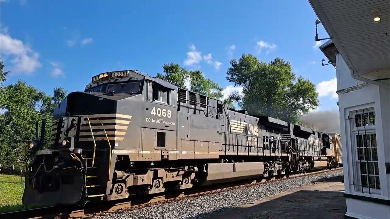 NS 4068 leader- 3 Engines Norfolk Southern Train DPU - YouTube