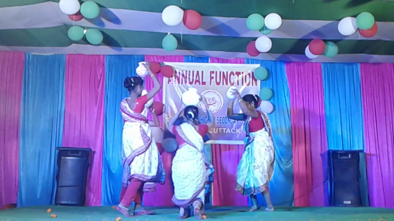 Niali omens college function 2019(6) - YouTube