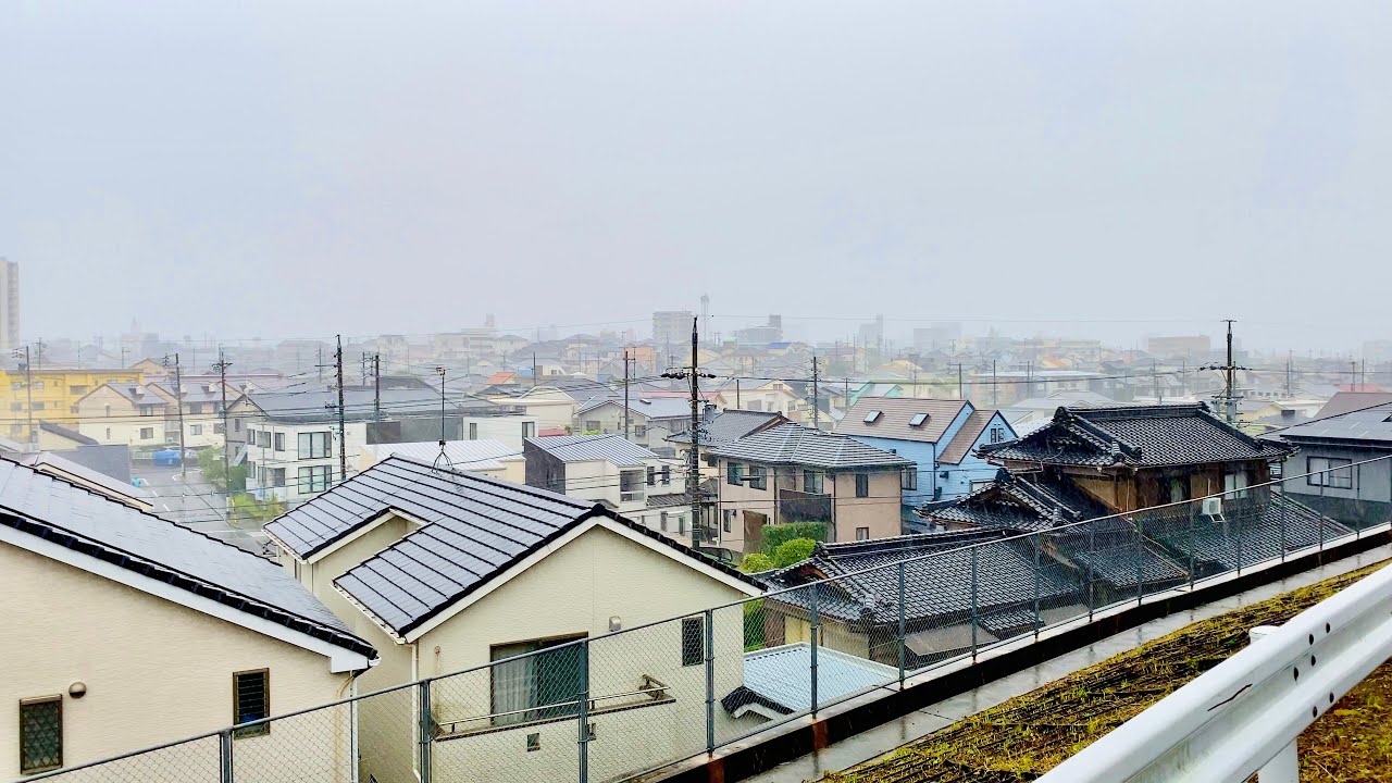 4K Heavy Rain Walk in Japan - Modern Japanese Houses | Residential ...