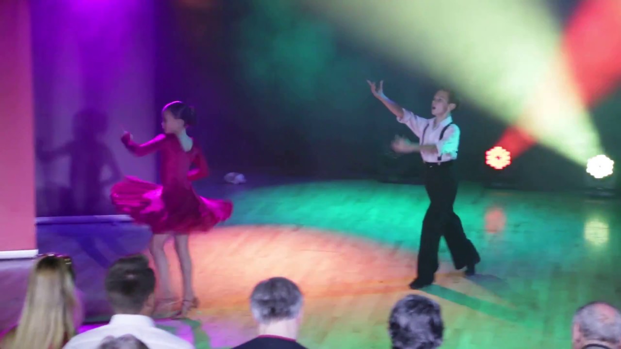 Ivan Filippov - Sofia Pak, show - YouTube