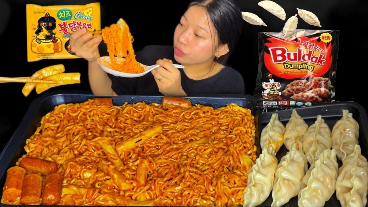 TRYING BULDAK DUMPLING🥟 🥵FOR THE FIRST TIME WITH 3 PACKETS OF CHESSE ...