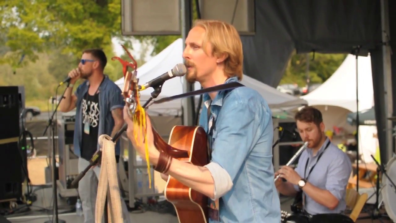 Michael Averill - Honda Celebration of Lights clip 2017 - YouTube